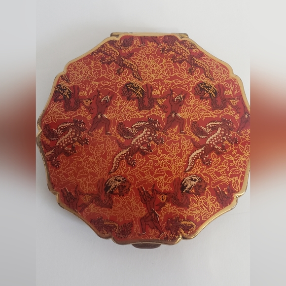 stratton | Other | Vintage 95s Stratton Red Enamel Dragons Gold Round ...